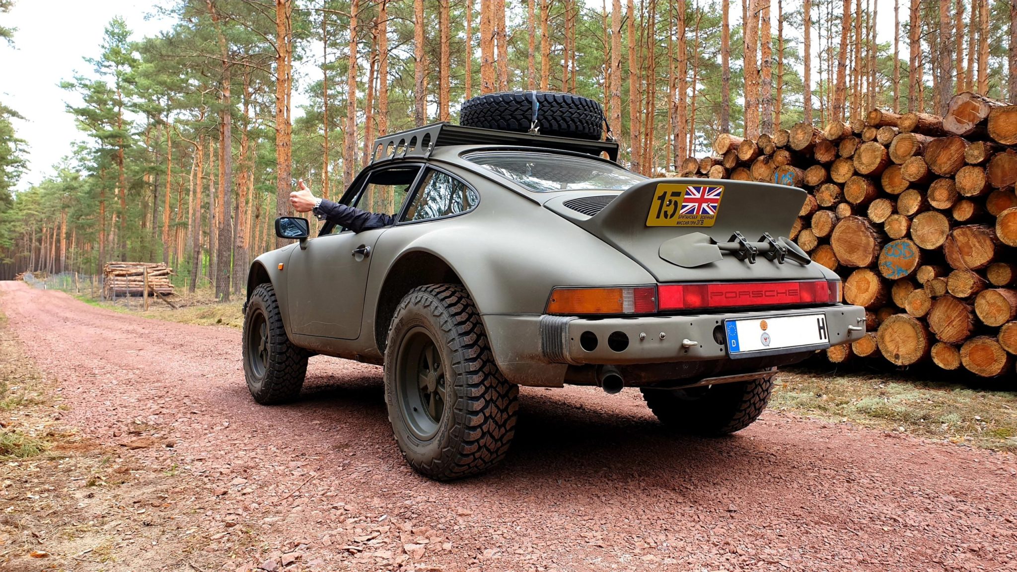 Offroad 911 - Getyourclassic Porsche 911 Dakar // Safari